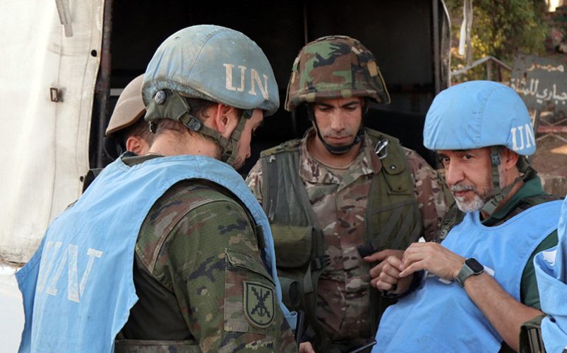 Libano, colpita base Unifil: 4 soldati italiani feriti. Meloni: "Profondamente indignata" - La ...