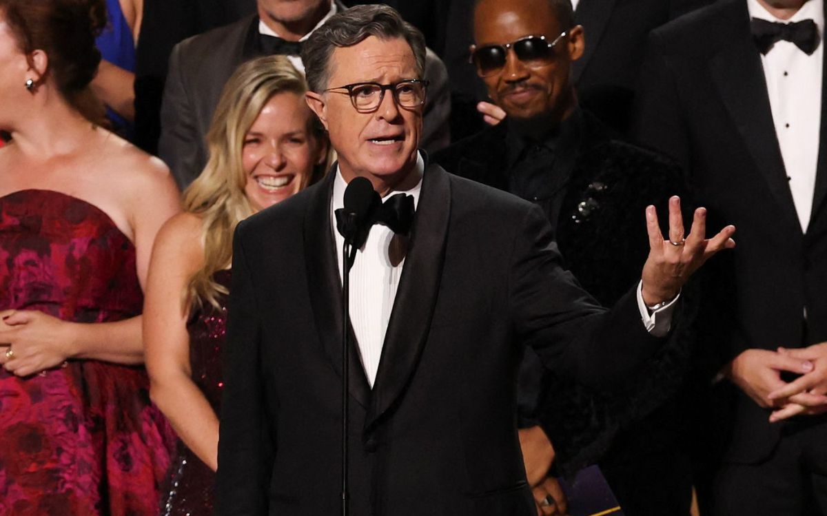 Emmy Awards 2025, trionfa Stephen Colbert con il suo “Late Show ...